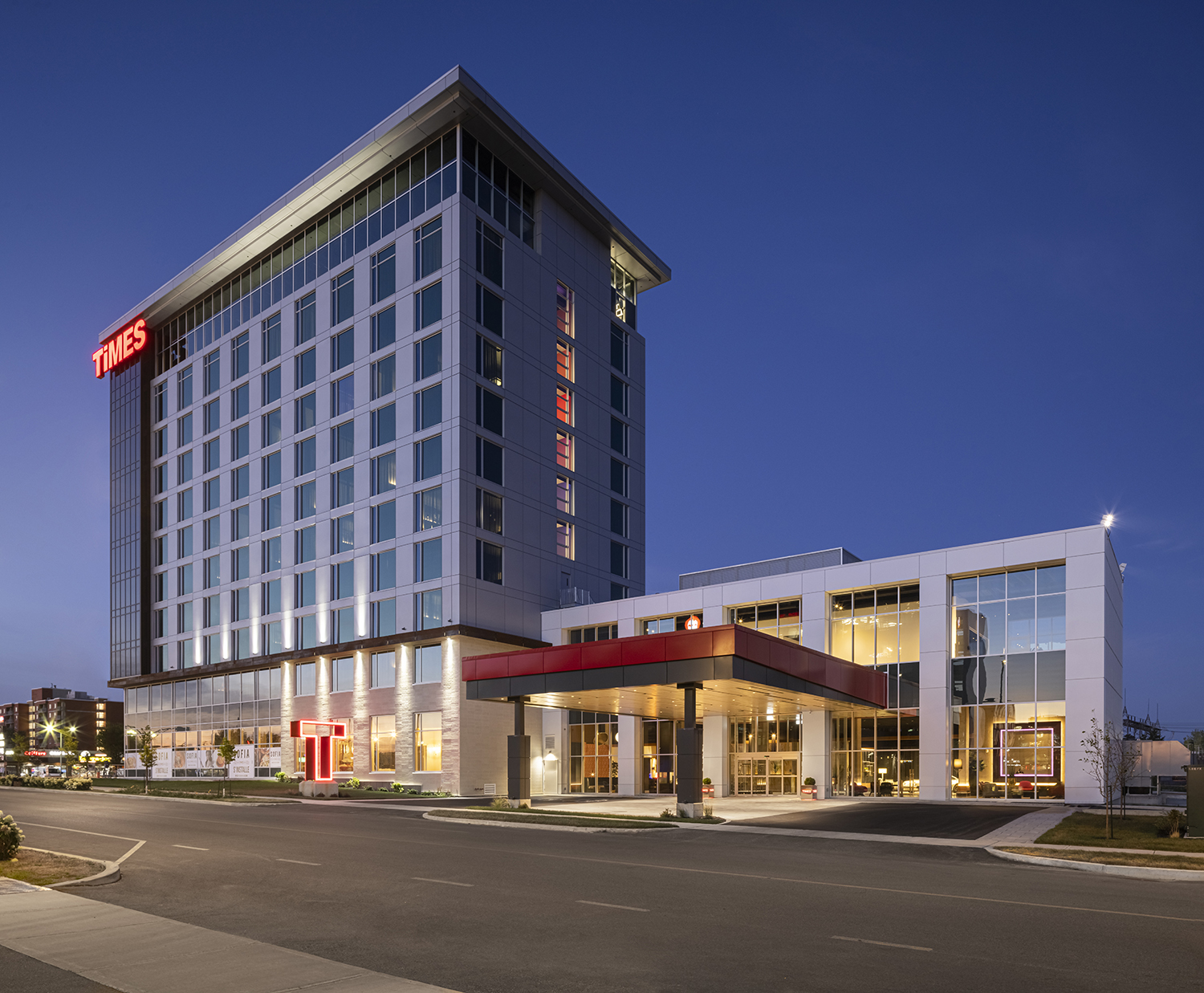 Hôtel Times Laval | Garoy Construction